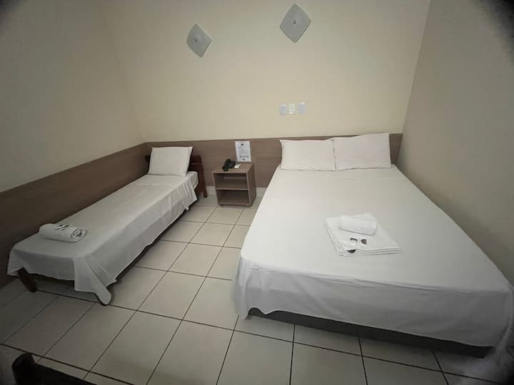 Bv-suíte Tripla C/ Estacionamento E Wi-fi-12 - Lins