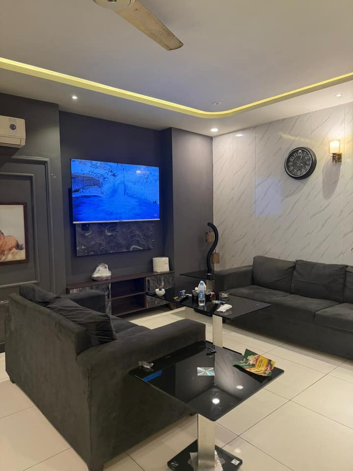 Slate Suite | Spacious 1bhk W/ 55” Led | F-11 - Islamabad