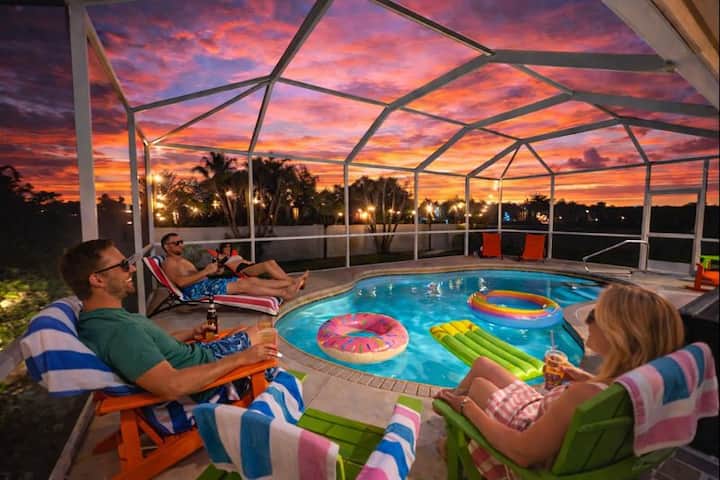 Family Pool Getaway Near Beaches & Img Academy - Longboat Key, FL