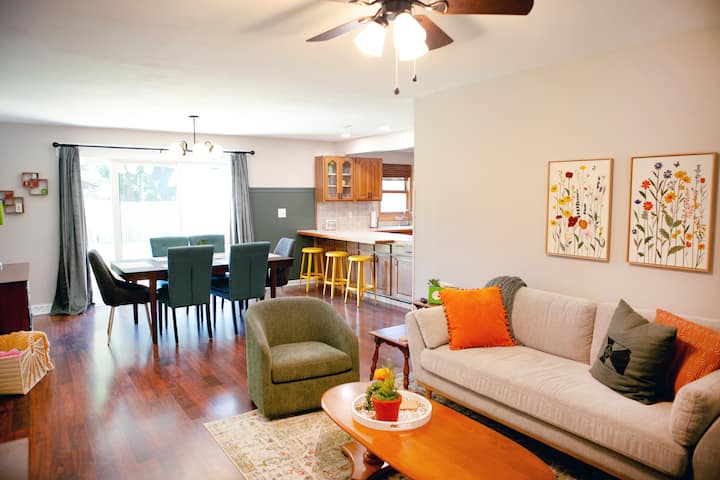 3 Bedroom In Safe Area! W&d + Workout Equipment - Wichita, KS