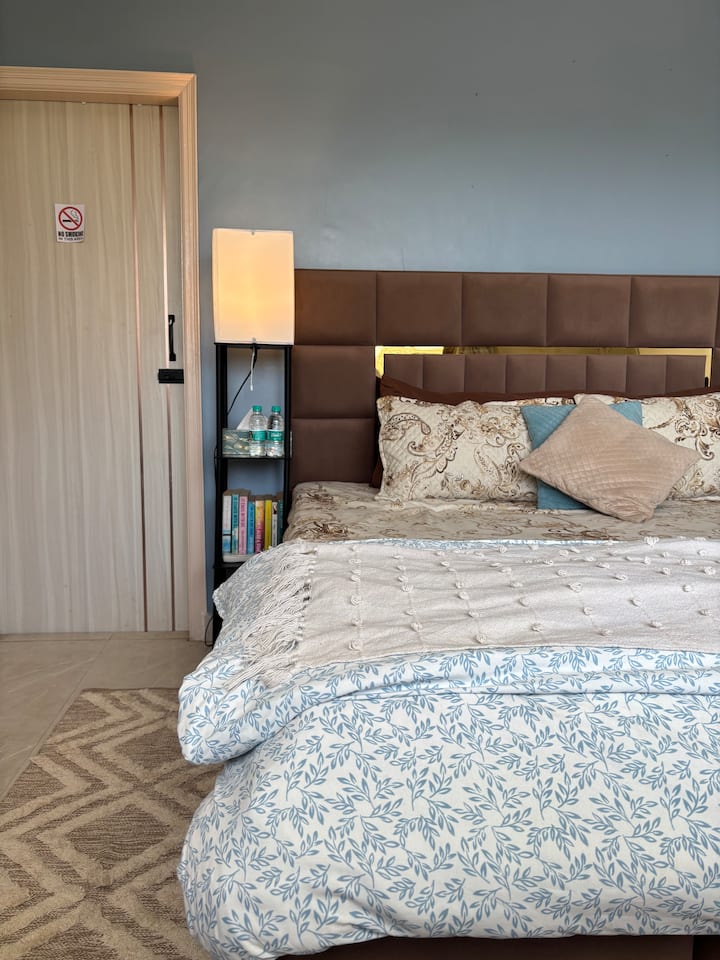 Spacious Studio With Pvt Terrace Great Views In Gk - New Delhi