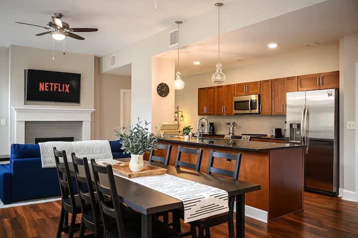 Luxe Downtown Suite | Stadiums - Cleveland