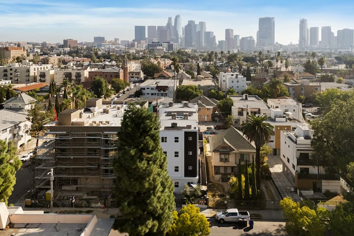 Modern 6bd/4ba Home | Near Dtla & Usc - South Gate, CA