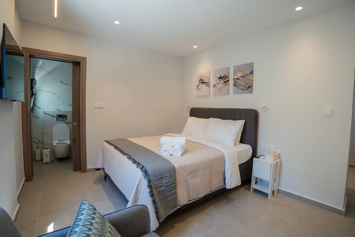 Raise Cityscape Limassol Suite 5 - Limassol