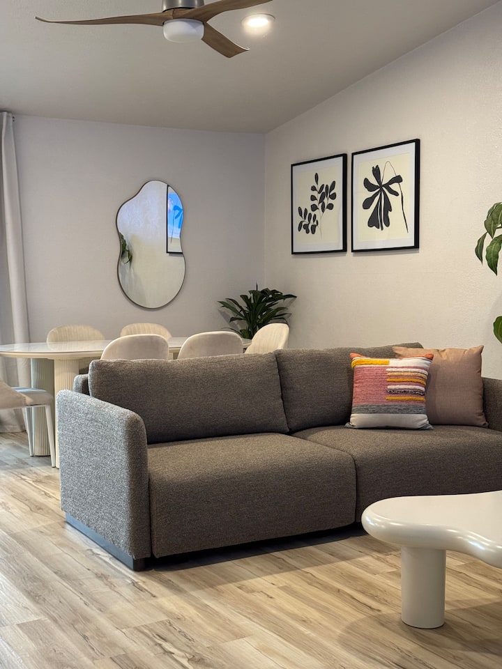 Recently Renovated Oasis With Private Pool - Carrollton, TX