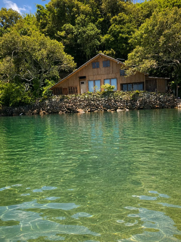 Casa Frente Ao Mar, Natureza E Tranquilidade. - Palhoça