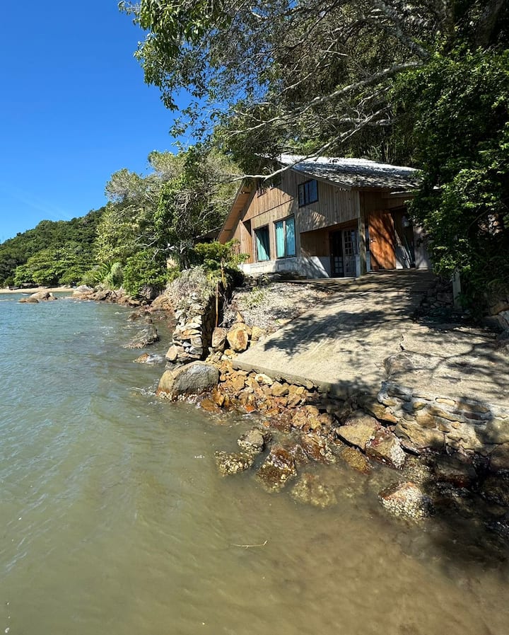 Casa Frente Ao Mar
Vista Espetacular - Palhoça