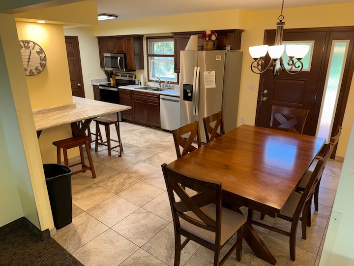 3 Bedroom 2 Bathroom Vacation Home - Wisconsin Dells, WI