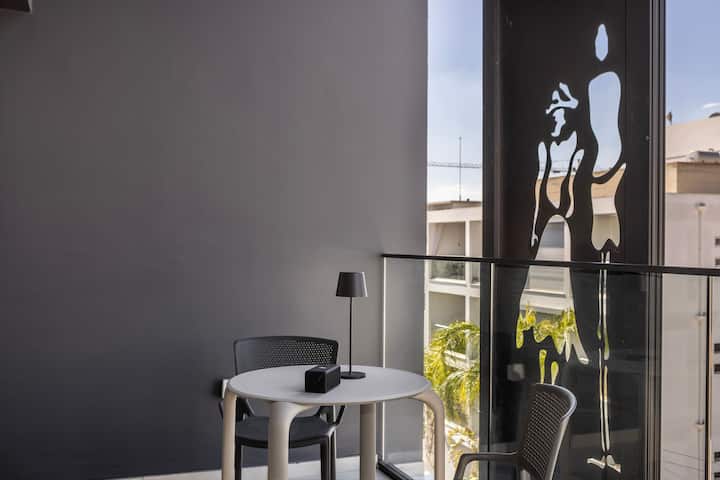 Nesseus Lux Suite 35 - Near Unic & Euc - Nicosia