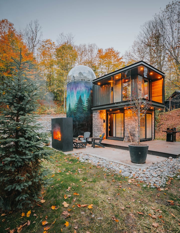 Two-story Container W/ Stargazing Bed & Sky Bubble - Adirondacks