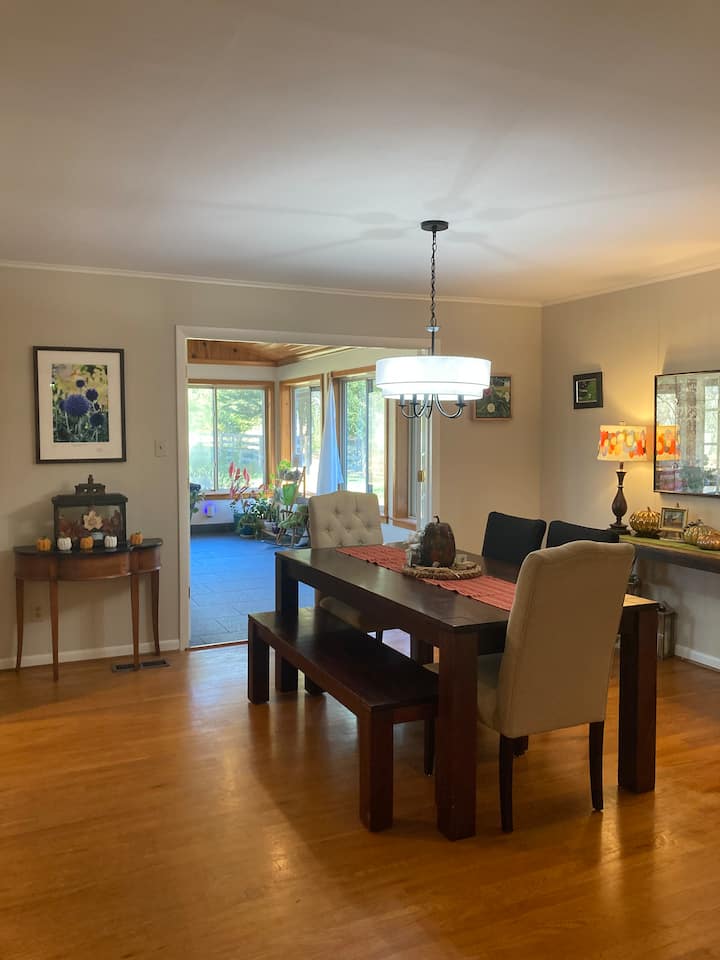 Rocky Hill Rancher - Knoxville