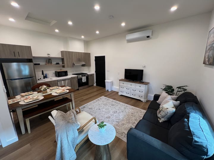 White Heart Beach Adu Of Manhattan Beach Ca - Redondo Beach, CA