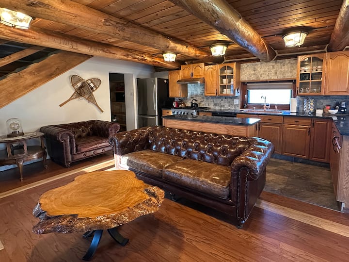 Lazy Bear Retreat At Talkeetna Lodge - Talkeetna, AK