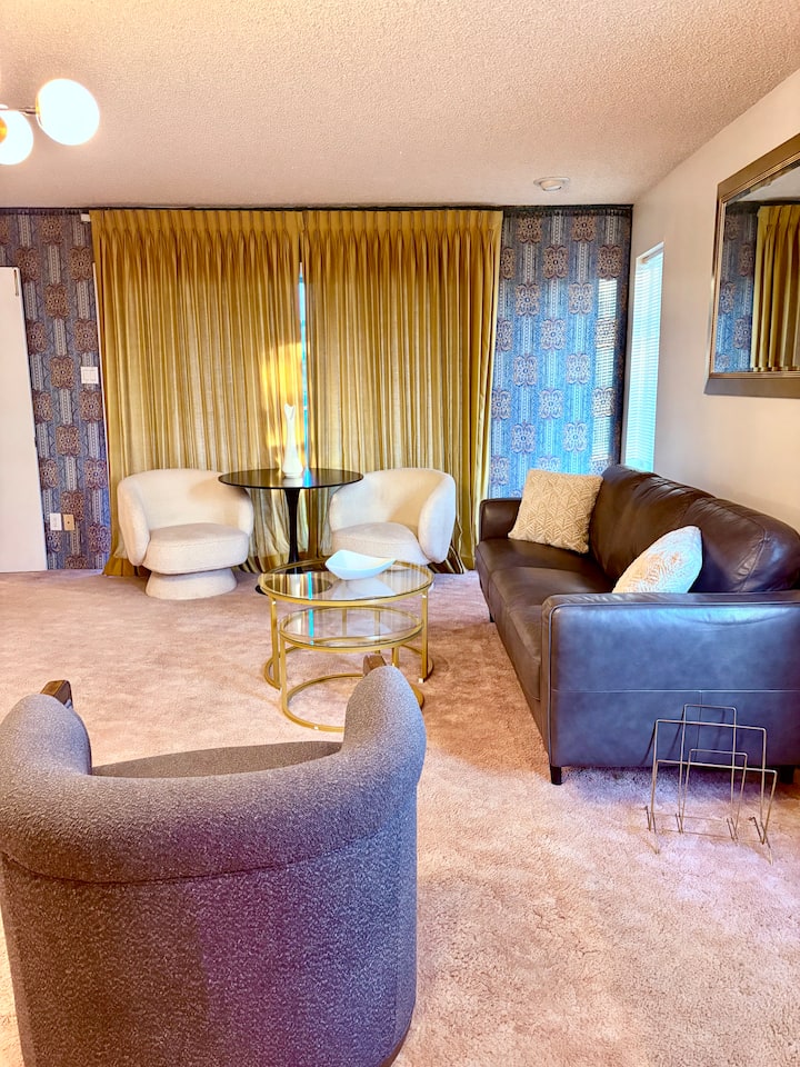Sweet Apartment With A Balcony On The Golf Course - Clovis, NM
