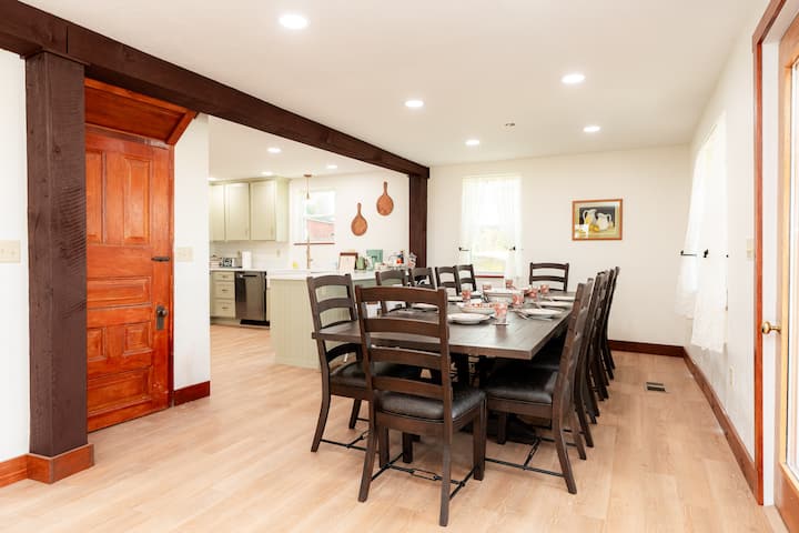 Historic Farmhouse With Pond Near Seven Springs - Seven Springs, PA