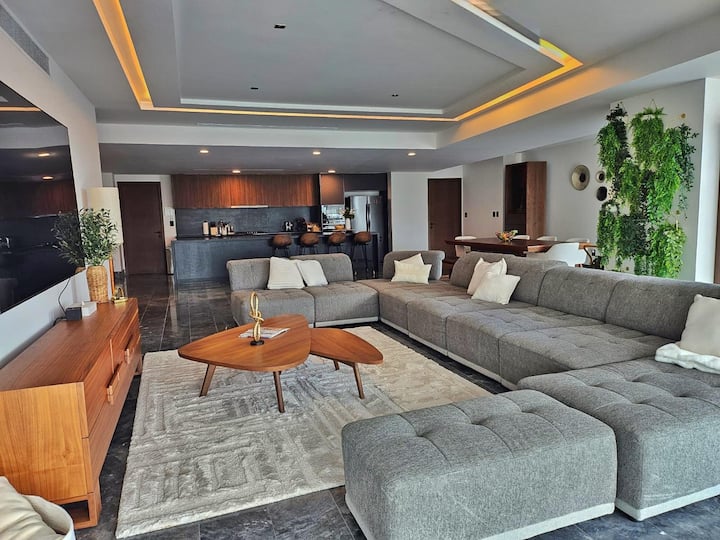 The Lotus Apartment - Iconic Tower In Cancun - Isla Mujeres