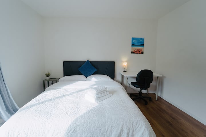 Cozy Room With Shared Bathroom In Mountain View - Mountain View, CA