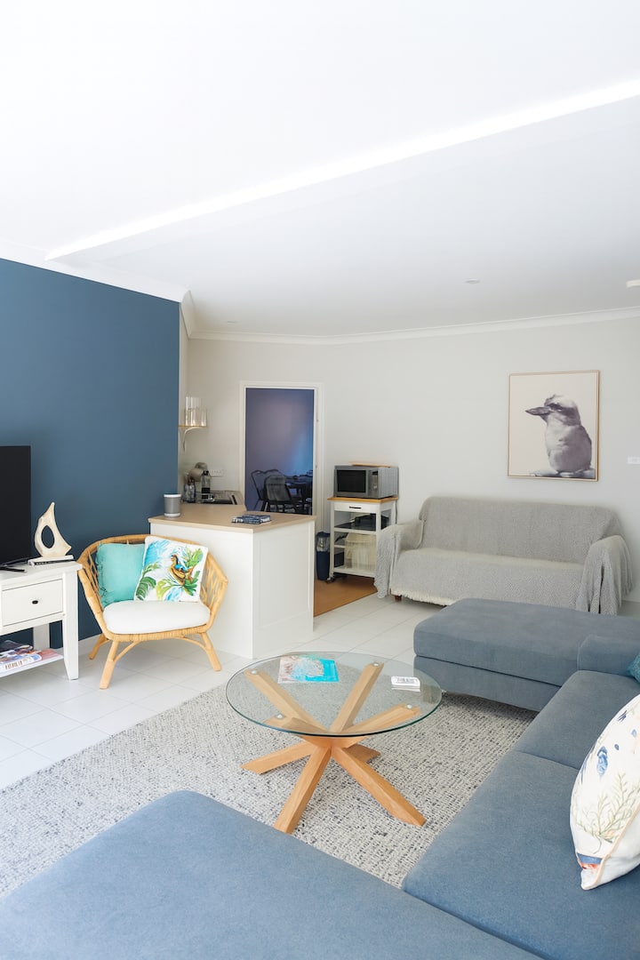 Stylish 1-bed Escape ·Walk To One Mile Beach - Forster