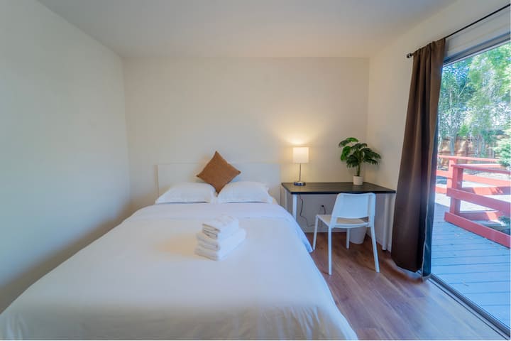 Private Room With Shared Bathroom At Mountain View - Mountain View, CA