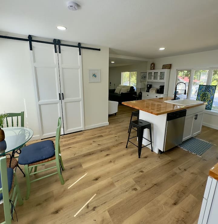 Lake House On The Hill - Indian Lake, OH