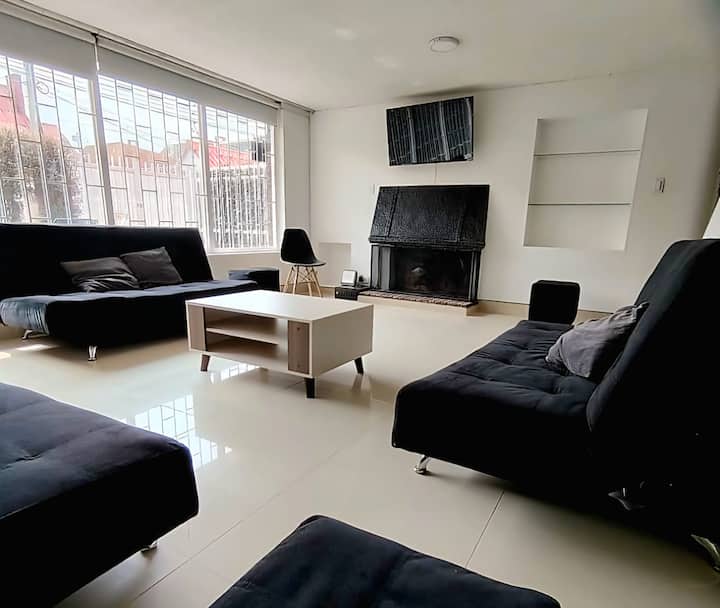 Casa Amplia Cerca A Zona T Y Parque De La 93 - Bogota