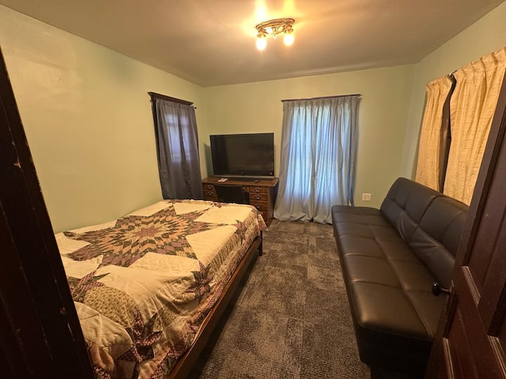 The Green Room - Kankakee, IL