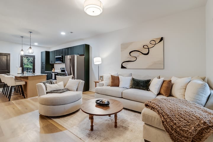 Your Home A Mile Away — Campus & Hospital Nearby - 石山