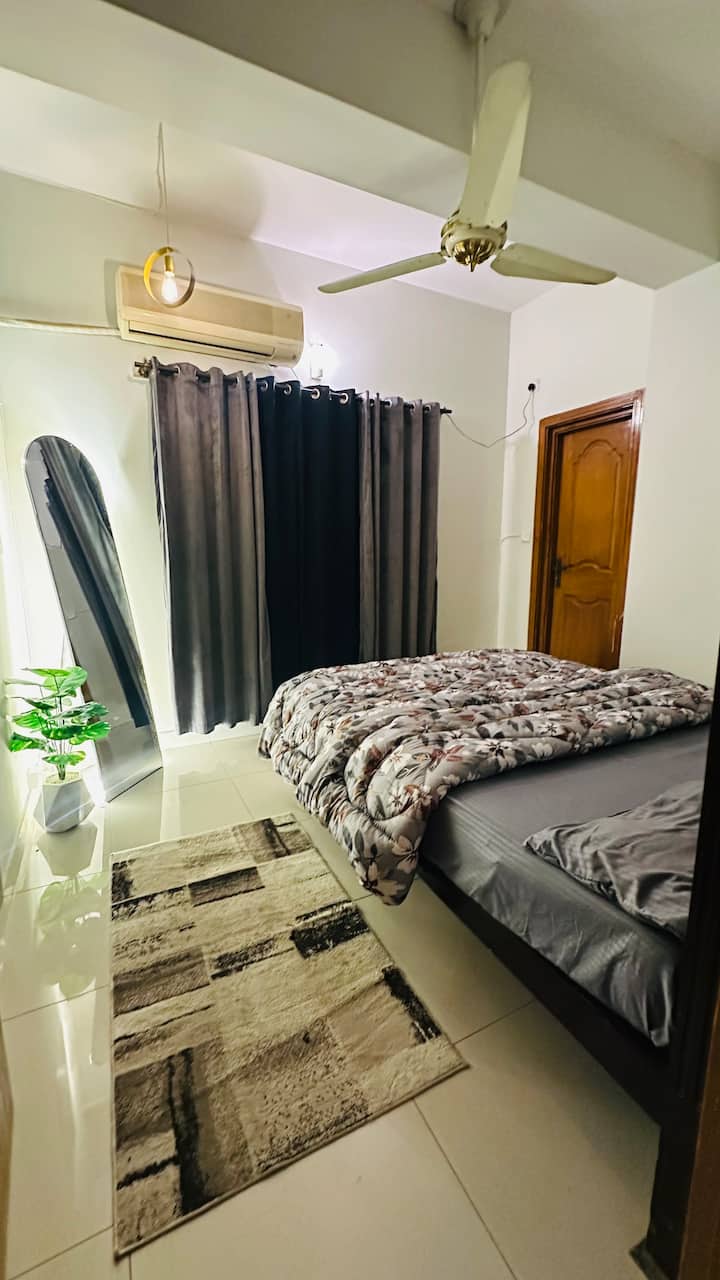 Hs Retreat 2-bhk Luxurious Apartment|self Check-in - Islamabad