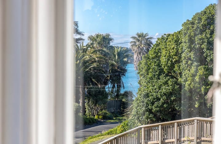 Lovely On Lannan - Location, Location, Location! - Waiheke Island