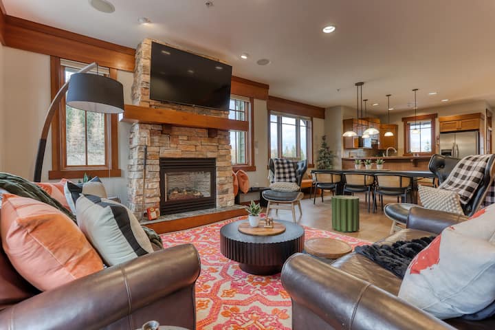 3.5 Bdr Large Townhome At Red In Quiet Complex - Rossland