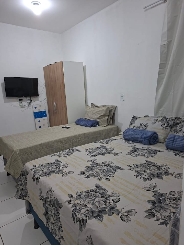 Kitenet 4 Pessoas Praia Calhau Com Ar Condicionado - São Luís