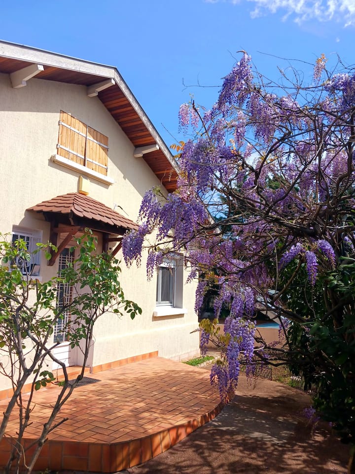 3 Chambres Dans Une Maison Proche Ldlc, Eurexpo - Vaulx-en-Velin