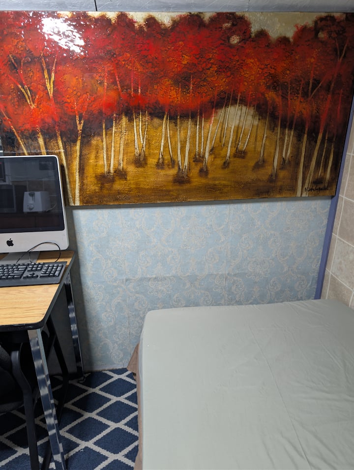 Small Room To Stay, Very Tight Budget - Estevan