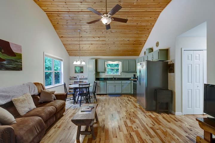 Luna's Creekside Cabin - Murphy, NC