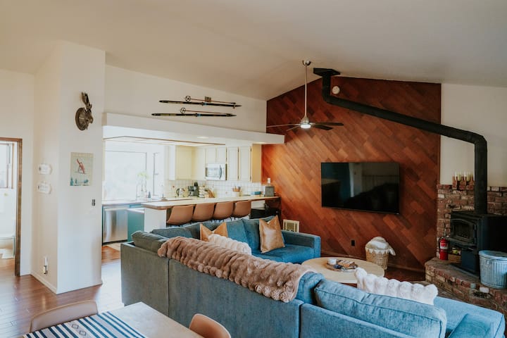 Mammoth Bliss! Townhome W/ Private Hot Tub - Mammoth Lakes