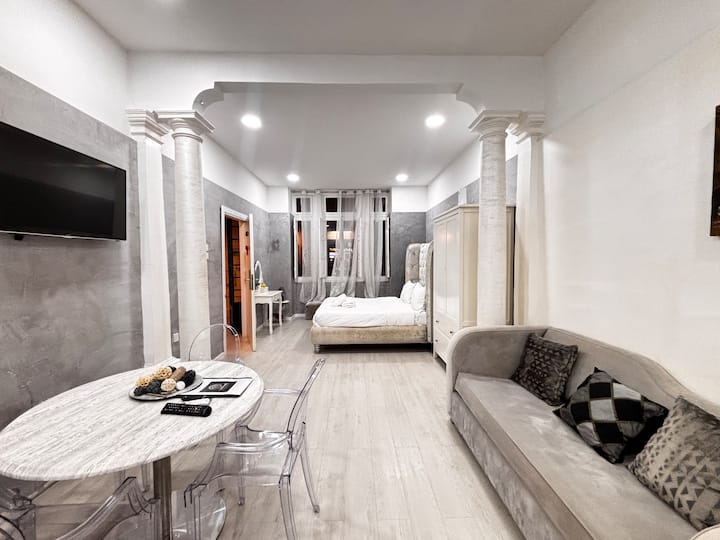 Sliema市中心，海边60平米套房！门口公交站！位置绝佳 - Valletta, Malta