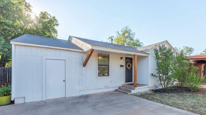 Warm & Inviting 2br Home - Abilene, TX