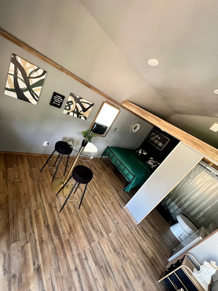 One Bedroom Efficiency

  Comfortable Night Stay! - Jasper, TX