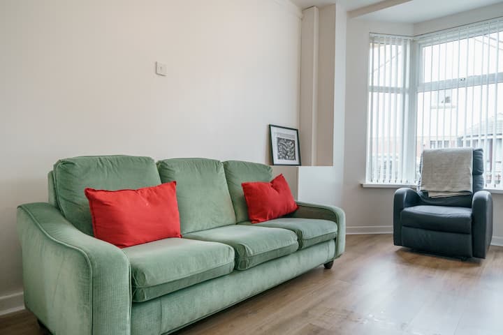 New And Central Belfast House - Belfast