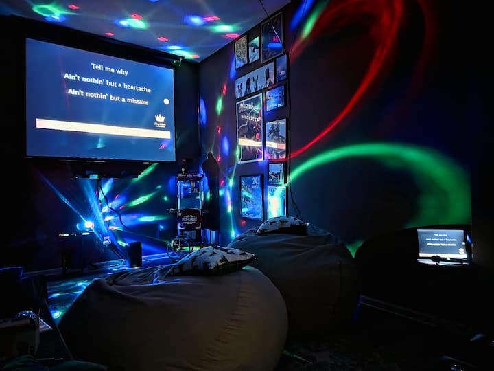 Family Fun | Karaoke | Hot Tub | Theater | Firepit - Harrisonburg, VA
