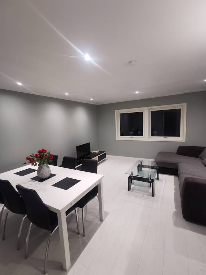 Fint Og Komfortabelt Rekkehuset I Laksvåg. - Bergen, Norway