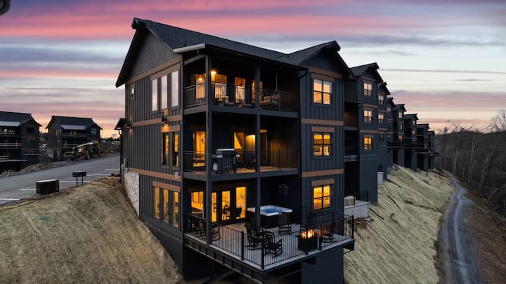 New Lux Mtn View+hot Tub+pool+ev+gym+theater - Sevierville, TN