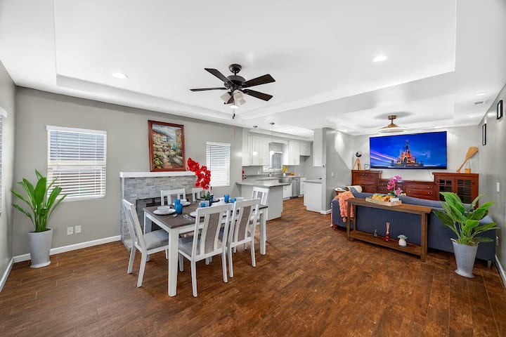 Midway - Theme Park- Little Saigon,oc Central - Huntington Beach, CA