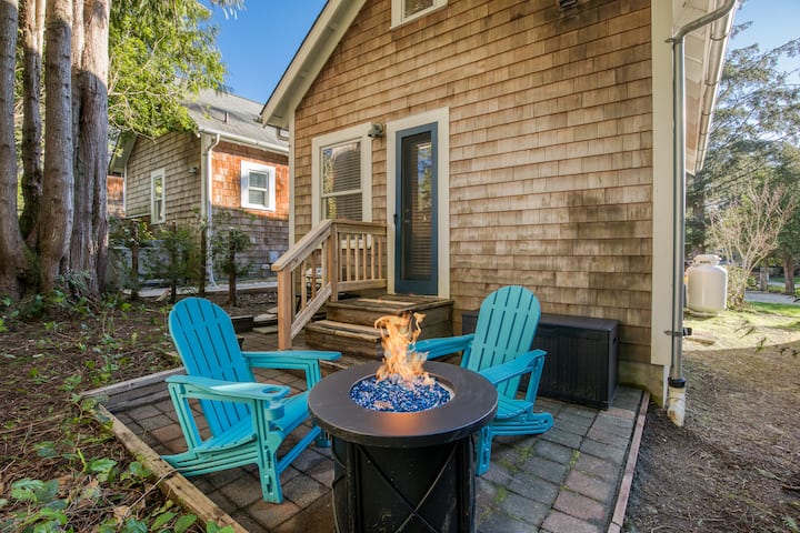 Cabin, 10 Min Walk To Town, Pvt Backyard & Dogs Ok - Copalis Beach, WA