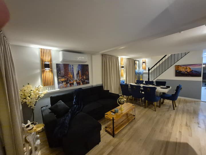 1 King 2 Queen 1 Full 3 Bath 30 Minutes To Nyc - Valley Stream, NY