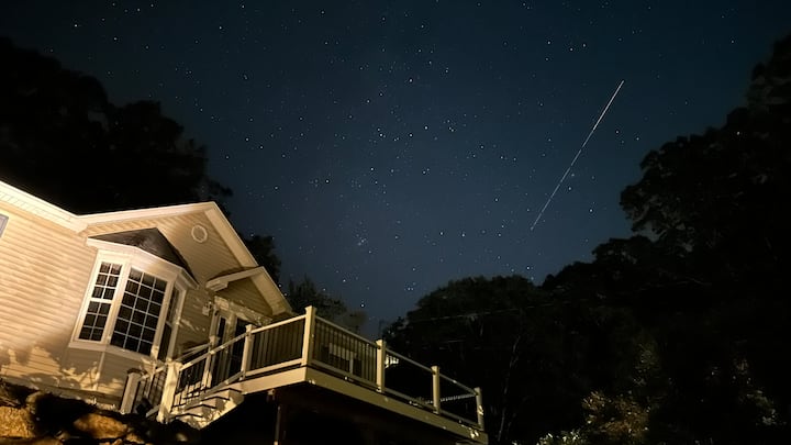 Lake Winni Mountain Retreat - Hot Tub & Fire Pit! - Laconia, NH