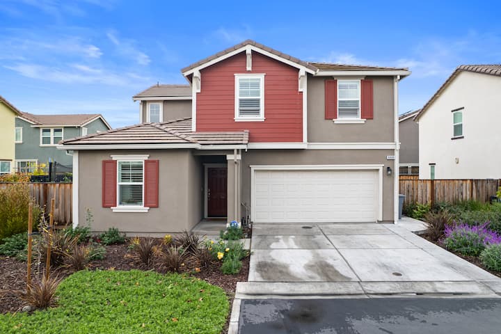 Close To Sonoma State, Wineries, Beaches, And Park - Rohnert Park, CA
