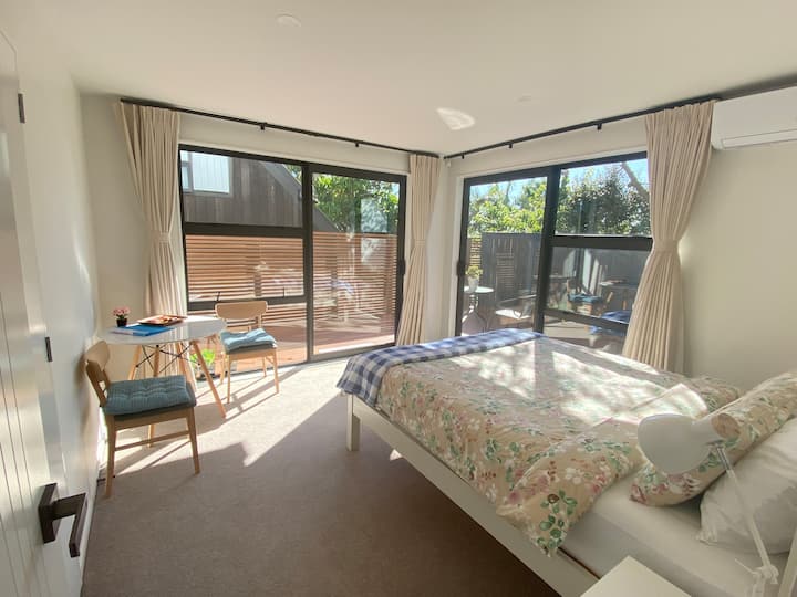 Modern Bay Escape - Auckland