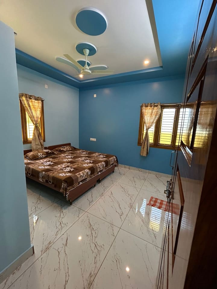 Siva Rajeswari Nilayam (Srn Home Stays) - East Godavari