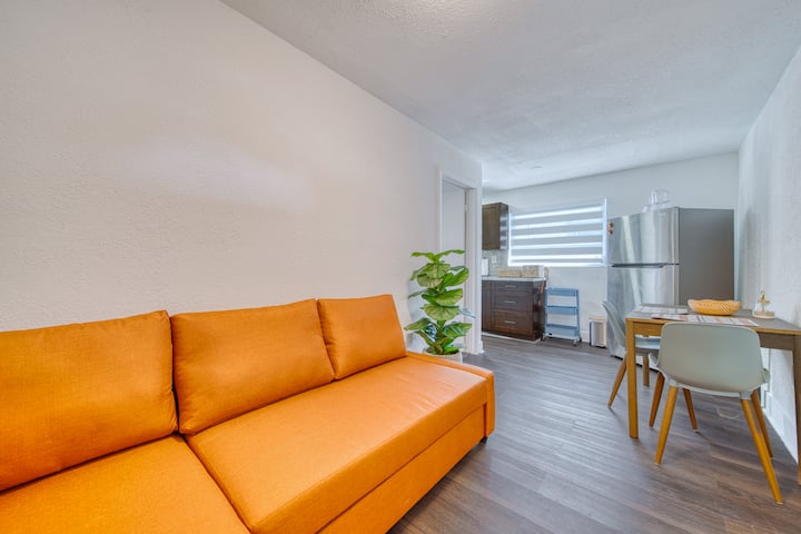 Modern Home Away From Home – Steps From Everything - Kendall, FL